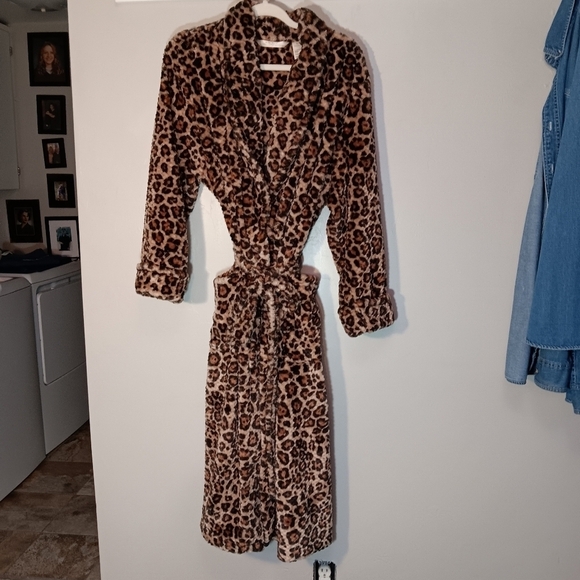 Vintage | Intimates & Sleepwear | Vintage By Jasmine Rose Leopard Print ...